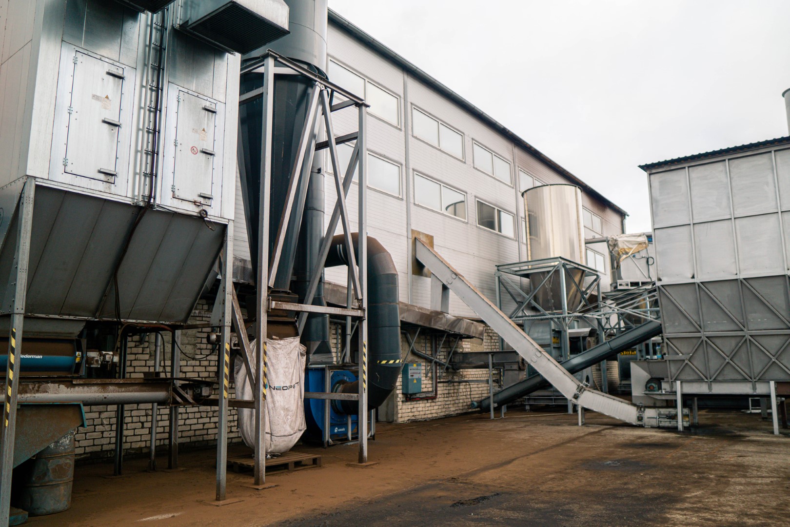 Granulu rūpnīcas - Inos